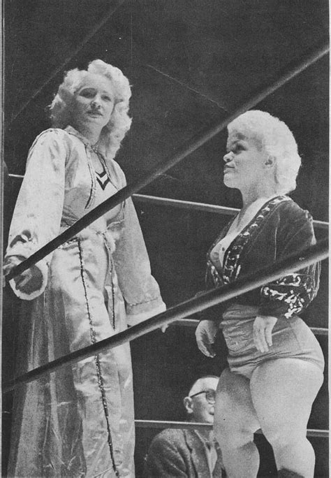 Ring Wrestling Magazine Summer 1961 Female Wrestlers Gorgeous