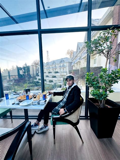 Meet Hamad Bashir Khattak Making His Mark In The Digital World Happen Recently