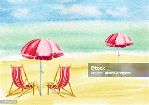 바다 해안의 수채화 선베드와 태양 우산 해변의 빨간색과 흰색 줄무늬 데크 의자 바다 풍경 스케치 여름 그림 0명에 대한 스톡