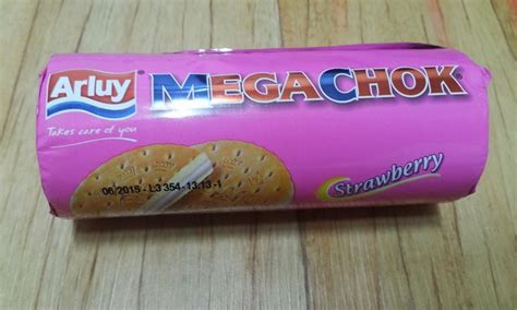 부산 맛집투어 슈퍼에서 산 메가초크 크라운샌도랑 비슷한맛인데 이게 더 딸기향도 나구 맛나용~~