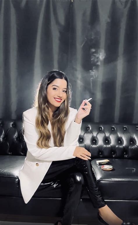 Angie A Gorgeous Brazilian Smoker Rsmokingwomen