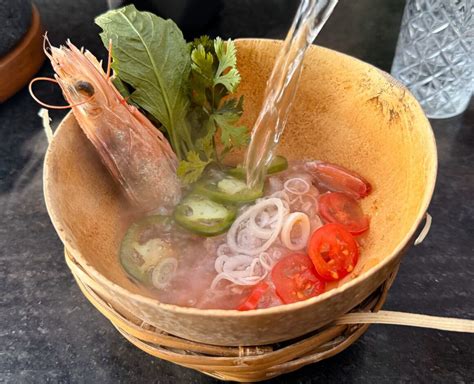 박진배의 공간과 스타일 277 돌 위의 음식