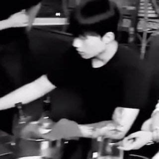 Vuia Ink Threads Say More