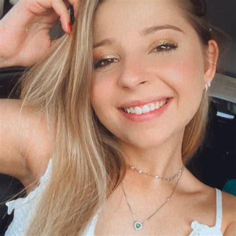 Lara Cristina Larasantanac Threads Say More