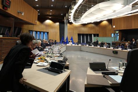 Урсула фон дер Лайен председателства заседание на Европейската комисия снимка от 25 януари 2023