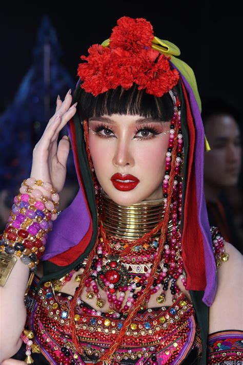 ชุดประจำชาติ มิสแกรนด์แม่ฮ่องสอน ทัวร์เมียนมาลง ชี้ชุดประเทศฉัน ฝั่งไทยโต้กลับ