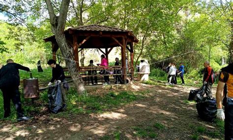 ЕКОЛОГИЈА ПО ПОВОД 22 АПРИЛ ДЕНОТ НА ПЛАНЕТАТА ЗЕМЈА Комарец