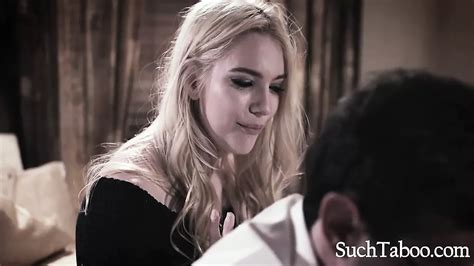 Nerd Jungfräuliche Jungfräulichkeit Von Heißer Schwester Gefickt