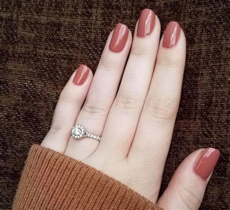 بدكير ومنكير 😍تالقي بأظافر طويلة وقوية😍 من صالون فاميلي