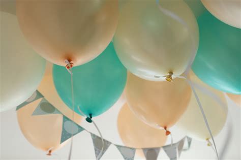 헬륨 풍선 파티 배너를 축하합니다 생일과 기념일축제 템플릿 풍선에 대한 스톡 사진 및 기타 이미지 풍선 파스텔 생일 Istock