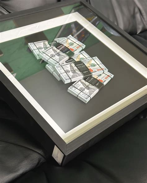 Картина «50k Dollars Bw Розмір 50х50 см Матеріал дерево скло ручна робота Ціна 5250 грн