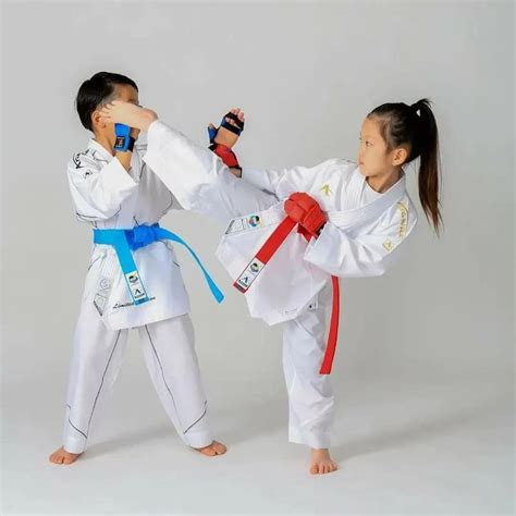 용인 공수도 국제체육관 오늘은 100주년되는 어린이날♡ 어린이들이 올바르고 슬기로우며 씩씩하게