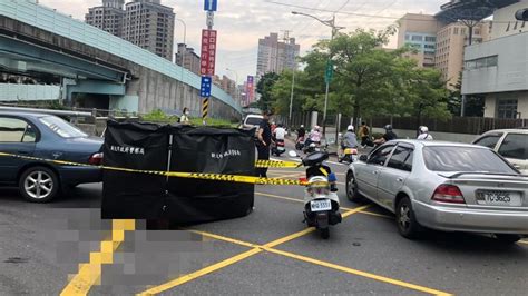 快訊／新北死亡車禍！6旬男騎士遭撞噴飛爆頭慘死 東森最即時最快速新聞