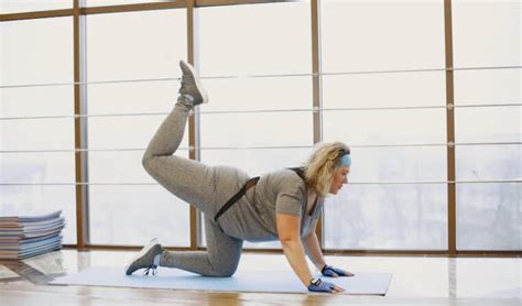 15 Best Upper Glute Exercises With Workout Plan