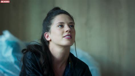 Naked Delfina Chaves In Rap Battlefield