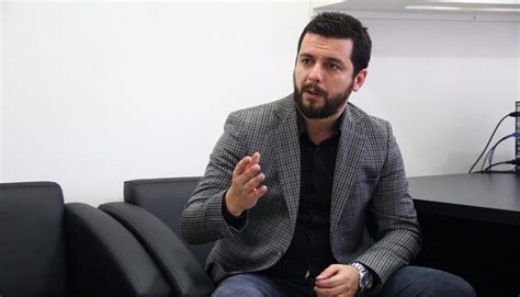 Заменик директорот на УЈП испрати закани до градоначалничката на Скопје Ohridsky