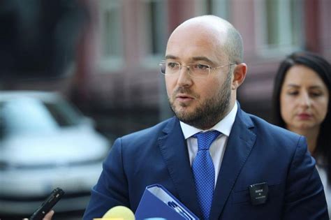 Правосъдният министър с решителни мерки срещу насилниците на животни Lupa Bg