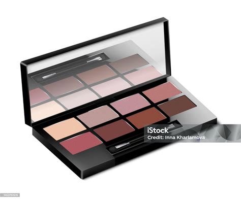 흰색 배경에 격리된 메이크업 컬러 아이섀도우 팔레트 아이섀도우 또는 블러셔 키트 용기 거울 3d 현실적인 벡터 템플릿으로 컴팩트 한 메이크업 화장품 케이스를 엽니 다