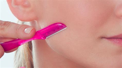 How To Use Dermaplane Razor Safely At Home Thebeautyfoodie