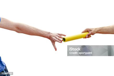 남자 릴레이 경주 배턴 통과 여름 육상 선수권 대회 흰색 배경에 고립 2024년에 대한 스톡 사진 및 기타 이미지 2024년 2명 4 X 400 Istock