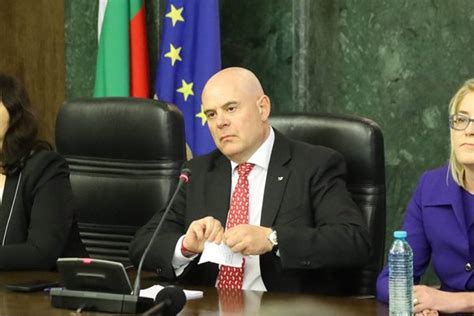 Иван Гешев скъса оставката си в ефир Видео