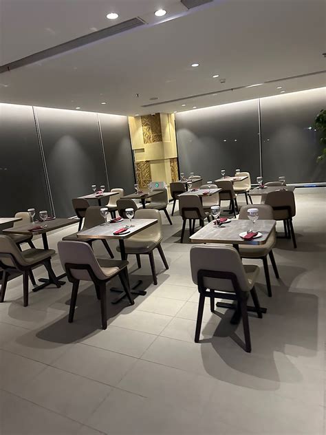 Review Singapore Airlines First Class Lounge Jakarta Plaza Premium