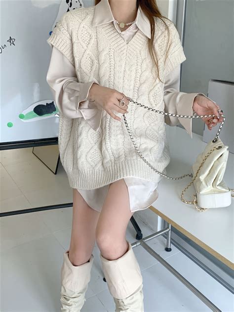 조끼당일발송 코디추천 꽈배기 아이보리 조끼 오버핏 롱 니트 베스트 정장 롱 빅사이즈 셔츠 블라우스 봄 가을 신상 나들이룩 꾸꾸 230048