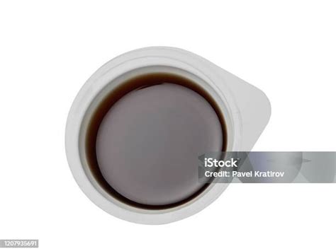 음식 배달을위한 간장 일회용 플라스틱 용기 흰색 배경에서 격리된 맨 위 뷰 0명에 대한 스톡 사진 및 기타 이미지 0명 건강한 식생활 검은색 Istock