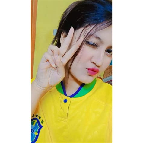 Pin By Show Down On Girl Pin Girls Pin Girl Pin