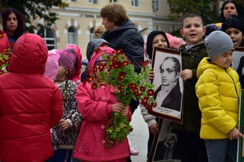 Врачани отдадоха почит пред делото на народните будители снимки