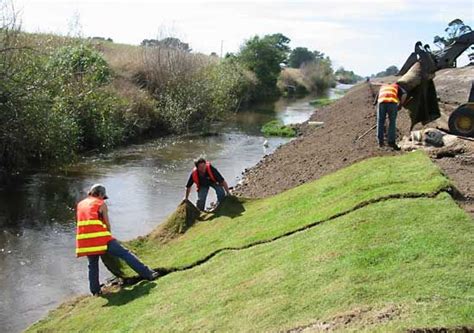 Common Methods Of Controlling Erosion For Shorelines And Worksites Macuhoweb