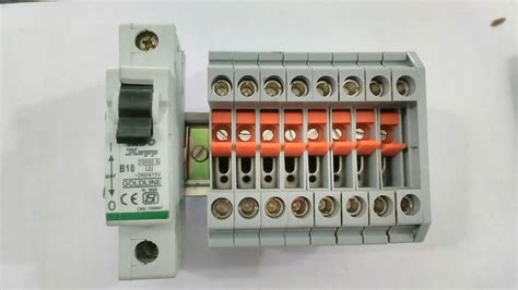 Electronic Disconnecting Type Terminal With MCB For Electrical Panel Board Packaging Size Box