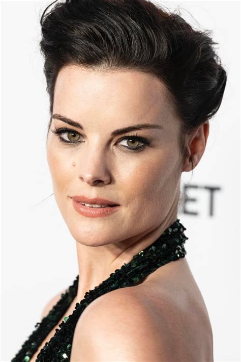 Jaimie Alexander Kleid Blitz Jaimie Alexander Puts Away Her Commando