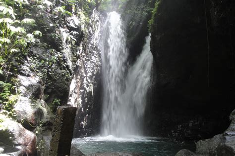 Saskia And Paul Ein Studium Auf Bali Der Gitgit Wasserfall Auf Der Saskia And Paul Ein Studium Auf Bali Der Gitgit Wasserfall Auf Der