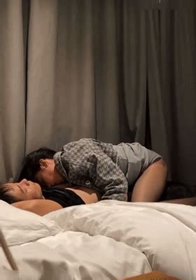 某某学院一表演系妹子一年绿男友三次 上海商学院哲学系老师 性趣贴图