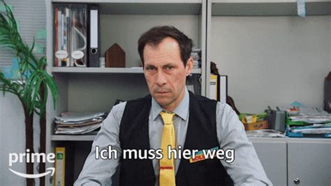 Ich Muss Weg S Find And Share On Giphy