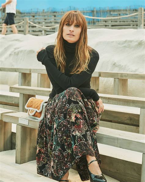 Magazine B 캐롤라인 드 메그레는 모델 출신으로 뮤지션 야롤 푸포 Yarol Poupaud와