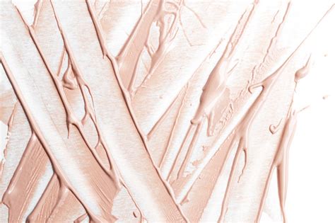 흰색 배경에 고립 된 크리미 한 파운데이션의 베이지 색 메이크업 얼룩 베이지 색 크리미 한 파운데이션 텍스처 화이트 배경에 고립 메이크업 화장품에 대한 스톡 사진 및 기타