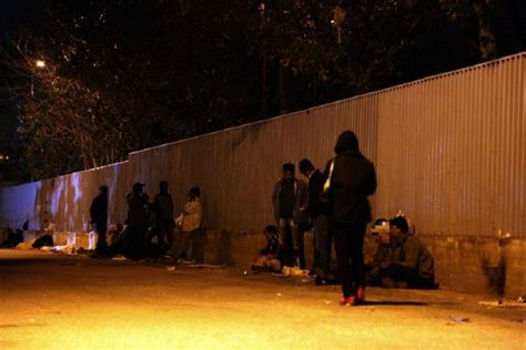 Μόνο στην Ελλάδα τέτοιο μπάχαλο Οι αλλοδαποί αλωνίζουν Δείτε το ΒΙΝΤΕΟ χωρίς λόγια