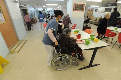 安老院舍界指已加强防疫减90探访 专家：初步检测弱阳性未必曾有病毒 星岛日报
