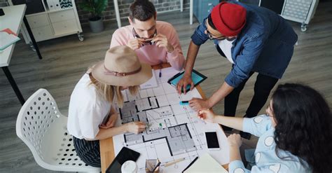 실내 가젯 건축 건축가 계획 세션 공동 작업 그룹 그룹 과제 기술 남자 다민족의 다양한 팀 다인종의 도시 사무실 디자이너 디자인 디지털 장치