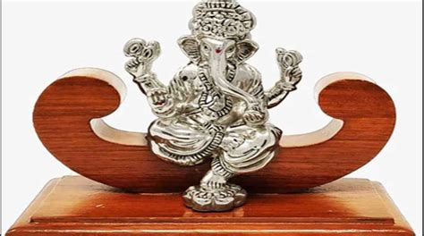 Lord Ganesh In Space আশ্চর্য মহাশূন্যে সিদ্ধিদাতা গণেশ গীতা ছাড়াও সুনীতা কেন গজাননকেও নিয়ে