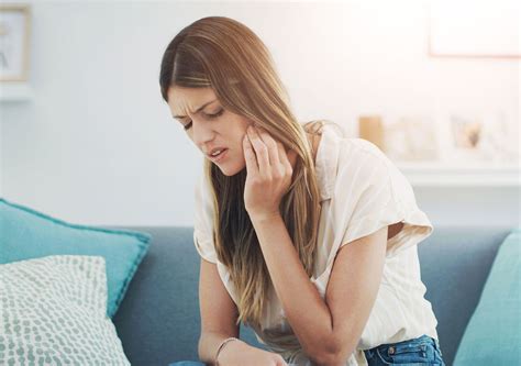 10 Signs Your Tooth Infection Is Spreading To Other Parts Of Your Body