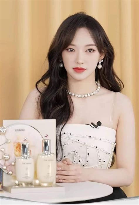 Ghim Của V Trên Cheng Xiao Nữ Thần Diễn Viên