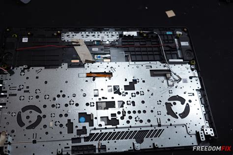 บริการซ่อมโน๊ตบุ๊ค เปลี่ยนหน้าจอแตก จอเสีย จอร้าว ราคาถูก ซ่อมด่วน ซ่อมไว พร้อมรับประกัน เปลี่ยน