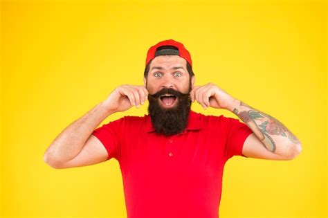 Peluquería Y Cuidado Del Vello Facial Chico Guapo Toque Bigote Barba Y Bigote Aseo Sorprendido