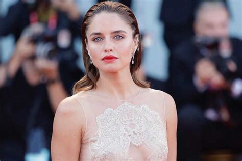 Matilde Gioli Presenta Summer Job