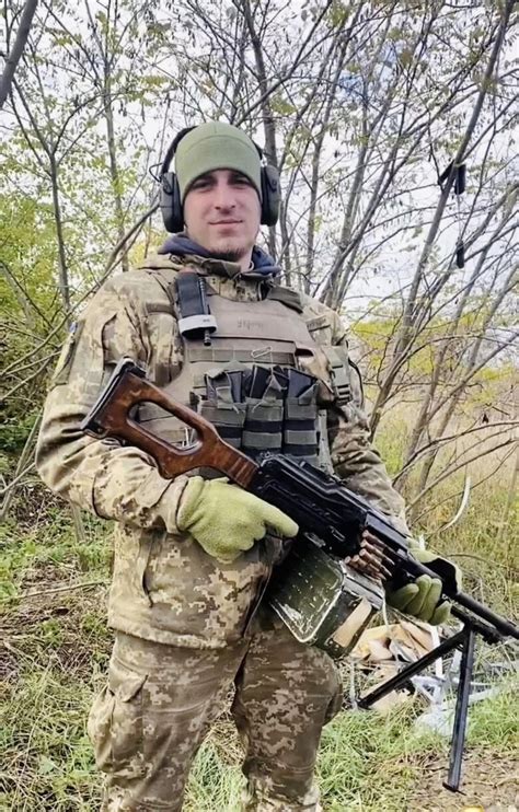 Оператор відділення ударних безпілотних авіаційних комплексів старший