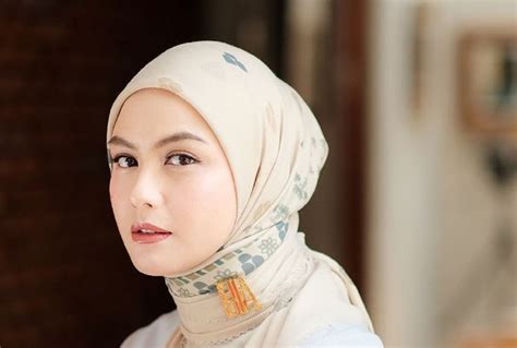 Wanita Berjilbab Tercantik