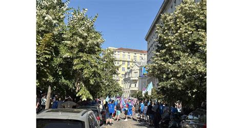 Шофьори на градския транспорт в София заплашват да спрат да работят утре Снимки